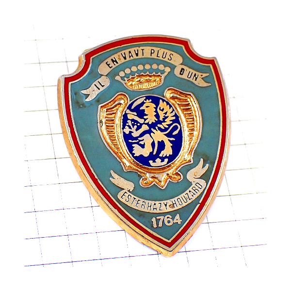 背景の１マスは５mmです。当店のピンバッジ はヴィンテージのレアな限定ピンバッジ です。それぞれのピンズの裏側の針には、新品の留め具をセットしてお送りします。新品の留め具代はピンズの商品代に含まれております。