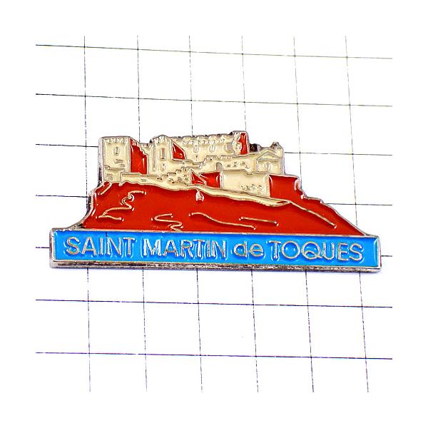 背景の１マスは５mmです。当店のピンバッジ はヴィンテージのレアな限定ピンバッジ です。それぞれのピンズの裏側の針には、新品の留め具をセットしてお送りします。新品の留め具代はピンズの商品代に含まれております。