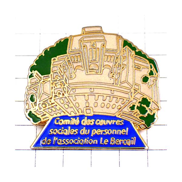 背景の１マスは５mmです。当店のピンバッジ はヴィンテージのレアな限定ピンバッジ です。それぞれのピンズの裏側の針には、新品の留め具をセットしてお送りします。新品の留め具代はピンズの商品代に含まれております。