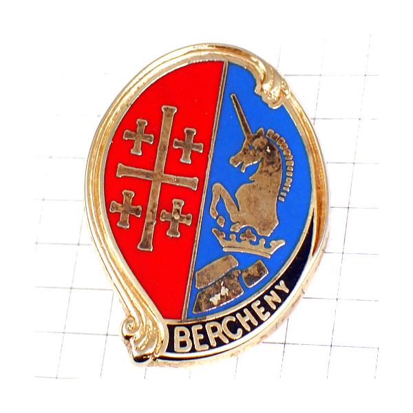 背景の１マスは５mmです。当店のブローチはヴィンテージのレアな限定ブローチです。