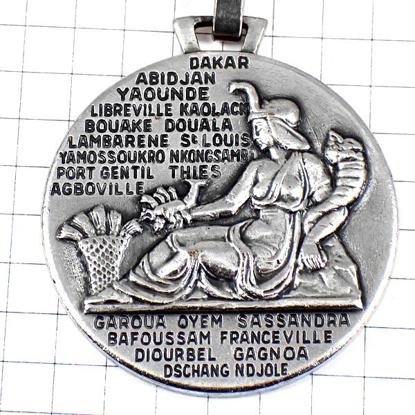 背景の１マスは５mmです。当店のキーホルダー はヴィンテージのレアな限定キーホルダー です。