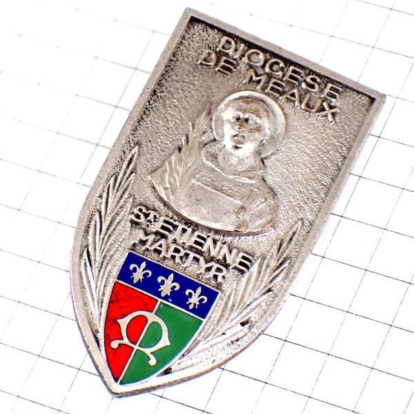 背景の１マスは５mmです。当店のブローチはヴィンテージのレアな限定ブローチです。