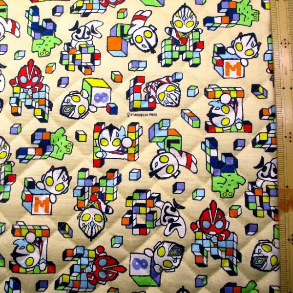 ◇＜Ｑ キャラクター キルティング 生地 キルト ＞M78 ウルトラマン（ベージュ系）柄番号25（2026）キルト 生地幅-約106cm 表地-オックス（綿100％）gq-5149-1b-kq-6361キルティング生地ー中綿の入った生地です...