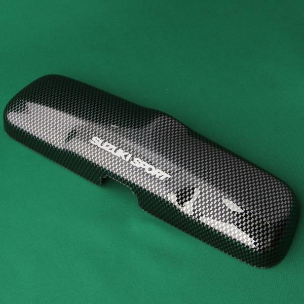 カーボン柄のルームミラーカウルです。ＳＵＺＵＫＩ　ＳＰＯＲＴのロゴもカッコいい！！車内取り付けですが、外から見えるパーツですのでドレスアップ効果バツグンです！！純正パーツで安心！！お手軽なドレスアップはいかがですか？