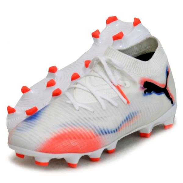 対象：メンズ・ユニセックス素材：■合成樹脂(ポリウレタン)+合成繊維■合成樹脂底(ポリウレタン)生産国：カンボジア製カラー：(01)PUMA White-PUMA Black-Glowing Red