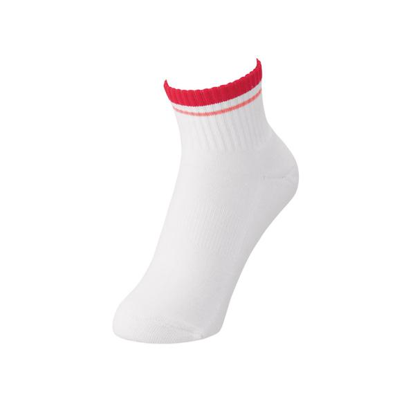 対象：レディース素材：ポリエステル83%、綿14%、ポリウレタン2%、ナイロン1%仕様その他：●直角型●抗菌防臭●足底パイル生産国：中国製カラー：(496)サンセットレッド