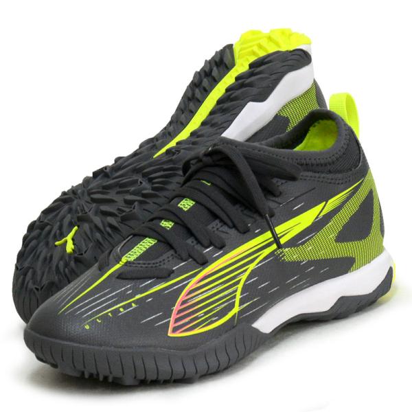 PUMA ウルトラ 5 マッチ TT + MID JR固い土/人工芝グラウンドでのトレーニング対応。素早い方向転換をサポートするフレーム、ボールコントロールを可能にするグリップコントロールスキン、固い土や人工芝に適した多用途のアウトソールが...