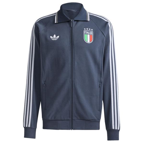 adidas イタリア代表 26 アウェイ アンセムジャケットレギュラーフィットとクラシックな襟でタイムレスなスタイルに仕上げた、レトロ風のジャケット。伝統とモダンなスタイルを大胆に融合させたイタリア代表 アウェイ アンセムジャケット。オリ...