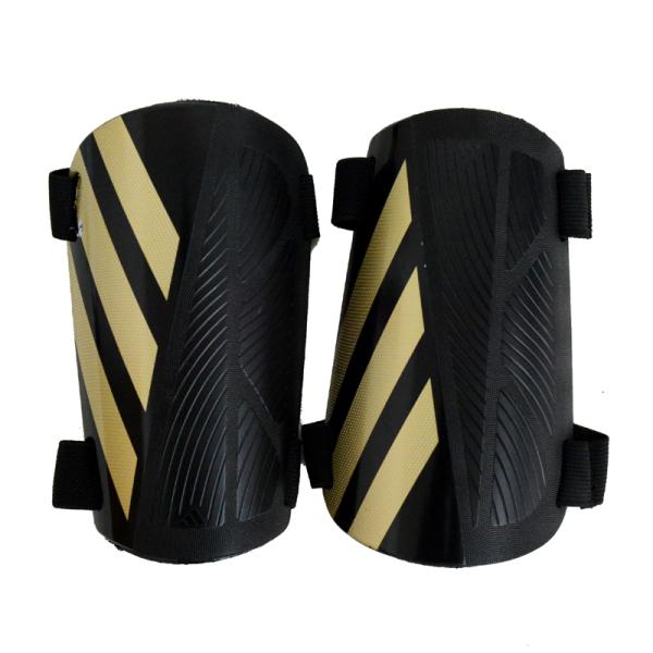 adidas TIRO シンガード TRN  ■ハードシールド：保護効果の強いフロントプレート。■EVAバッキング：高度な快適性と耐久性のある緩衝作用を得るため。■２重のストラップクロージャ：両側に調節可能なガード幅。■カラー：ブラック×ゴ...