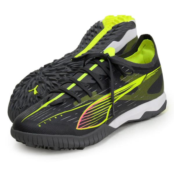 PUMA ウルトラ 5 マッチ TT ULTRAと共にF1カーのように、己の最速のSPEEDへ。このフットボールブーツは、素早い方向転換の際に足を安定させる軽量サポートフレームを備えている。薄型のラバーアウトソールとEVAミッドソールは、硬...