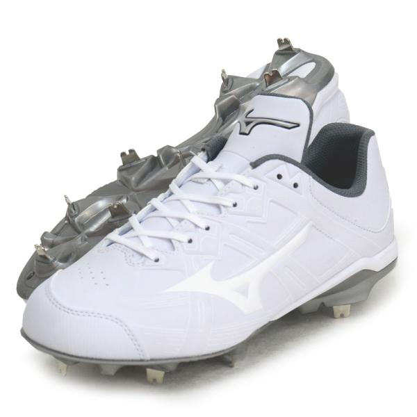 MIZUNO ライトレボバディー2 SW(野球/ソフトボール) 軽量、4E、柔らかさ。耐久性追求のつま先補強が加わったバディー2のスーパーワイドモデル。■サイズ：23.0〜29.0、30.0cm■カラー：01：ホワイト×ホワイト■素材:甲材...
