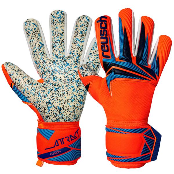 reusch アトラクト フュージョン NC26年W杯モデルはグランドに映えるオレンジカラー。全天候対応の高いグリップ力と耐久性が特徴のフュージョンパームを使用したモデルが安定したフィット感のネガティブカットで登場。■カラー：(2290)シ...