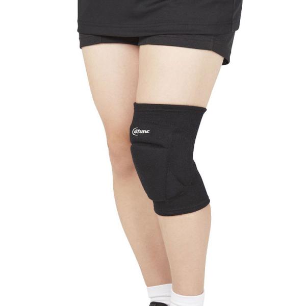 ●衝撃をしっかり吸収し、動きを妨げない10mmラバーフォーム。ベンチレーションホールでパッド内の蒸れを軽減！?肌への食い込みに考慮した縫製で、ズレないサポーターを実現！素材、仕様規格：●素材：ポリエステル・レーヨンサイズ規格：サイズ：S=膝...