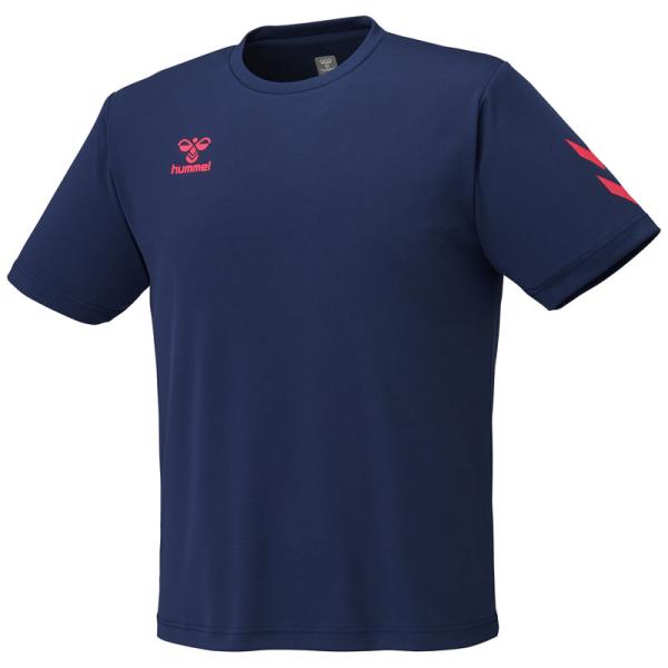 吸汗速乾素材を使用したhummelロゴワンポイントデザインのTシャツ。対象：メンズ・ユニセックス素材： 本体 ポリエステル100％  リブ部分 ポリエステル95%・ポリウレタン5%仕様その他：●機能：吸汗速乾生産国：中国製カラー：(7022...