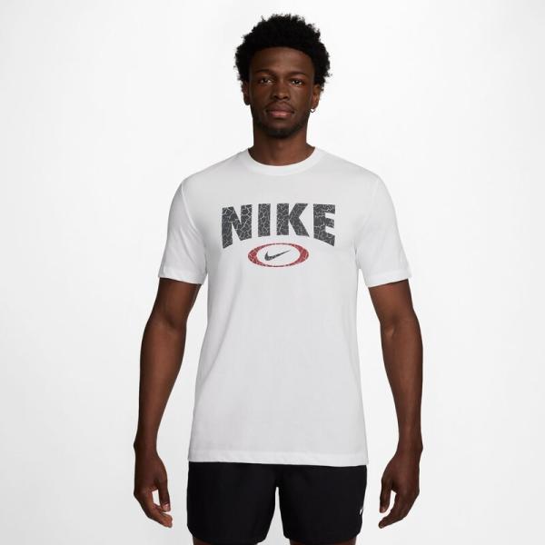軽量で通気性に優れた素材を使用した定番のTシャツ。次のワークアウトに最適なトレーニングパートナーです。Nike Dri-FITテクノロジーが、肌から汗を逃がしてすばやく蒸発させ、さらりと快適な状態をキープします。対象：メンズ・ユニセックス素...