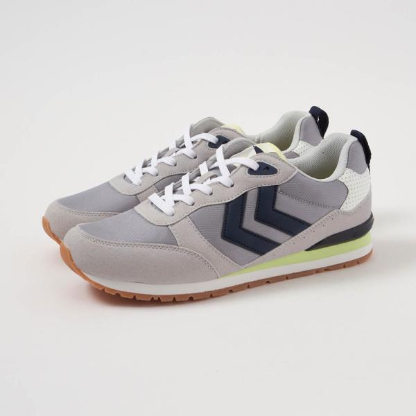 オリジナルのMonacoランナーはモナコグランプリレースにインスパイアされたヒュンメルを代表するクラシックモデルです。その快適性とサポート性を高めるため、TPRアウトソールとEVAミッドソールは再設計され、ヒールにはTPUスタビライザーが採...