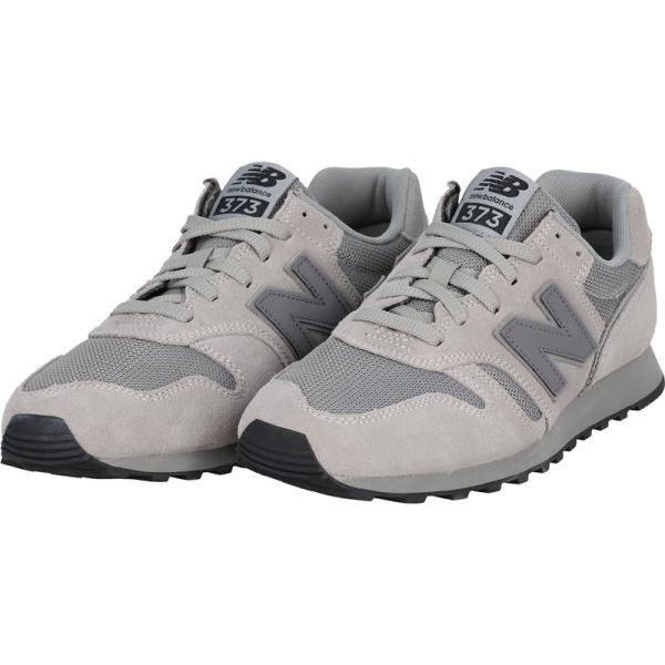 ニューバランスのオーソドックスなランニングスタイルを提案する LIFESTYLE モデル 373 に新色が登場。風合いを醸し出すスエード / メッシュのアッパーを、モノトーンの N ロゴをワンポイントとしたベーシックカラーで展開。仕様： W...