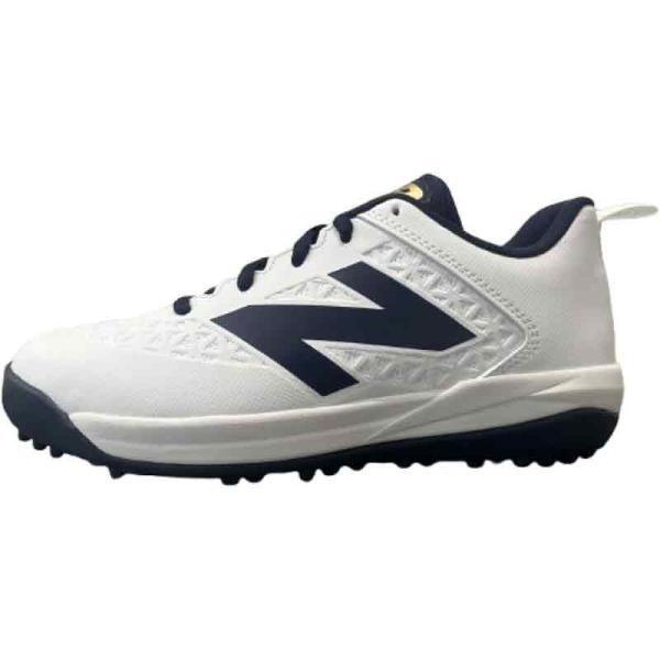 40本塁打・40盗塁を体現するプレーヤーに向けた「4040 v8」のジュニアプレーヤーに向けたトレーニングシューズが登場。ジュニア用のベースボールワイドラストを使用し、アッパーには耐久性の高い合成皮革を採用。硬いグラウンドから足元を守る厚い...