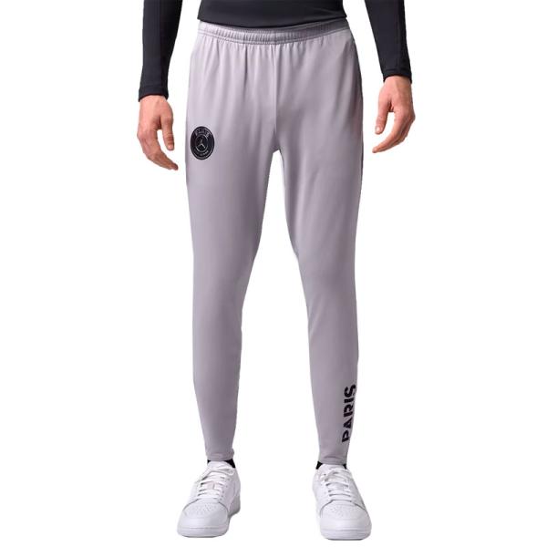 NIKE パリ サンジェルマン (PSG) ストライク ナイト エディションメンズ ジョーダン Dri-FIT サッカー ニット パンツサッカー界の新星たちのために、細部までこだわったデザイン。スリムフィットと速乾性テクノロジーを組み合わせ...