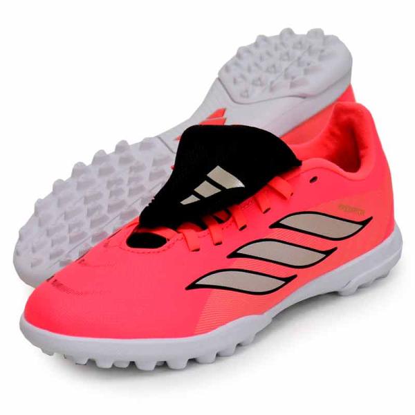 adidas PREDATOR CLUB  FT TF J ボールのグリップ力を高める質感の良い合成アッパーを備えたサッカーシューズ。子どもたちがプレデター クラブ フォールディングシュータン ターフ用 を履いて、自信を持ってピッチに立つ姿...