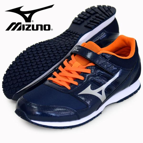 MIZUNO ファイアークルー 4消防操法の機敏な動きにも瞬時に対応できる数々の機能性を備えた専用シューズ。■素材：[甲材]合成繊維・人工皮革[底材]：ゴム底■質量：約220g（26.0cm片方）■サイズ：22.5〜29.0cm■カラー：0...
