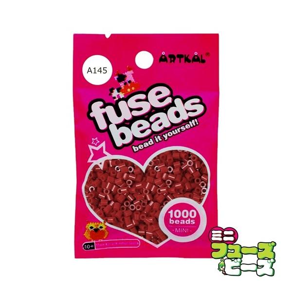 ■ 商品説明 ■ 種類：フューズビーズ ミニ（2.6mm）サイズ：直径 2.6mmカラー：ワインレッド数量：約 1,000粒RGB数値：R:81 G:9 B:24アイロンがけによる形状の保持に優れながらも、柔軟性のあるソフトタイプのアイロン...