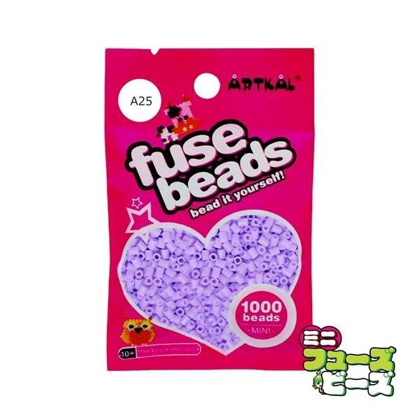 ■ 商品説明 ■ 種類：フューズビーズ ミニ（2.6mm）サイズ：直径 2.6mmカラー：ラベンダー数量：約 1,000粒RGB数値：R:167 G:123 B:202アイロンがけによる形状の保持に優れながらも、柔軟性のあるソフトタイプのア...