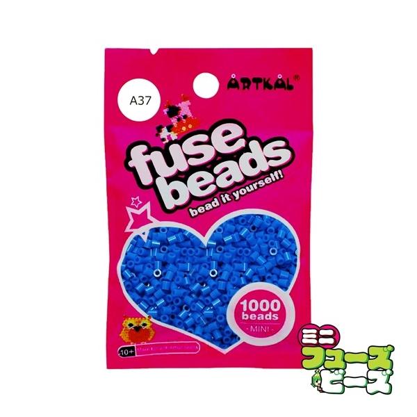 ■ 商品説明 ■ 種類：フューズビーズ ミニ（2.6mm）サイズ：直径 2.6mmカラー：ブルー数量：約 1,000粒RGB数値：R:20 G:123 B:209アイロンがけによる形状の保持に優れながらも、柔軟性のあるソフトタイプのアイロン...