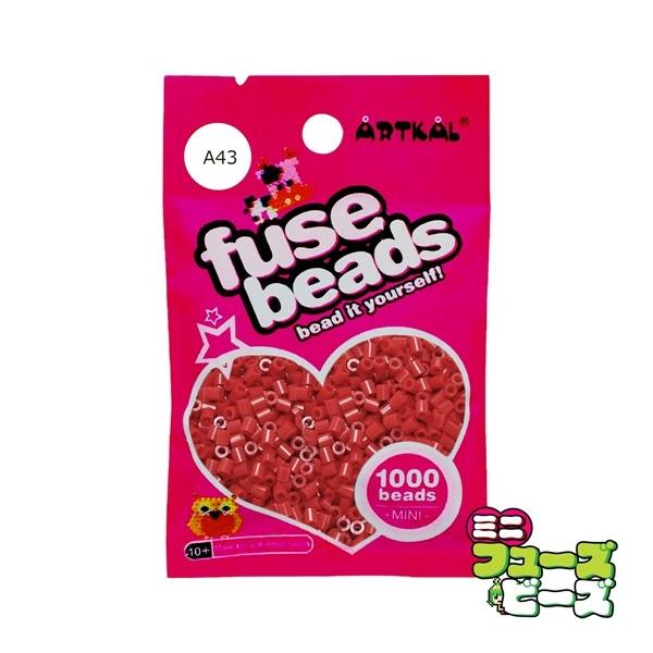 ■ 商品説明 ■ 種類：フューズビーズ ミニ（2.6mm）サイズ：直径 2.6mmカラー：クリムゾンレッド数量：約 1,000粒RGB数値：R:165 G:0 B:52アイロンがけによる形状の保持に優れながらも、柔軟性のあるソフトタイプのア...