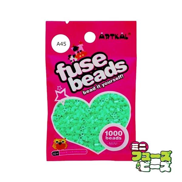 ■ 商品説明 ■ 種類：フューズビーズ ミニ（2.6mm）サイズ：直径 2.6mmカラー：メロングリーン数量：約 1,000粒RGB数値：R:93 G:219 B:93アイロンがけによる形状の保持に優れながらも、柔軟性のあるソフトタイプのア...