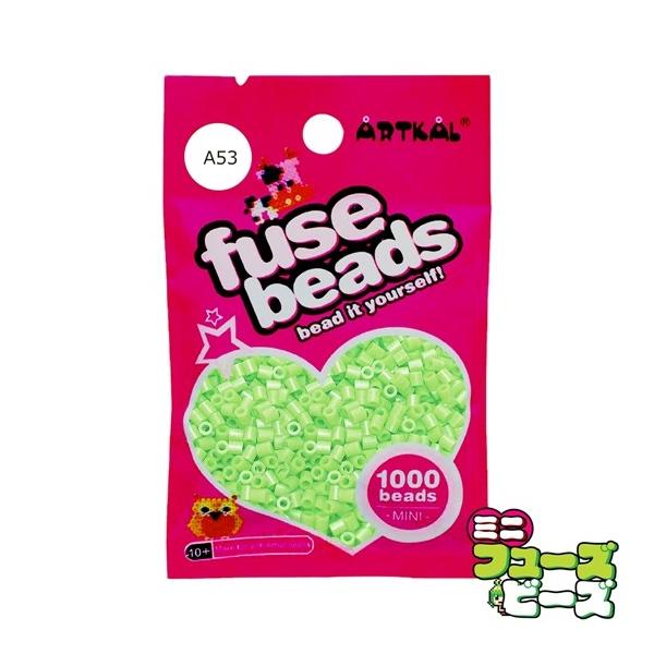 ■ 商品説明 ■ 種類：フューズビーズ ミニ（2.6mm）サイズ：直径 2.6mmカラー：ライム数量：約 1,000粒RGB数値：R:115 G:211 B:60アイロンがけによる形状の保持に優れながらも、柔軟性のあるソフトタイプのアイロン...