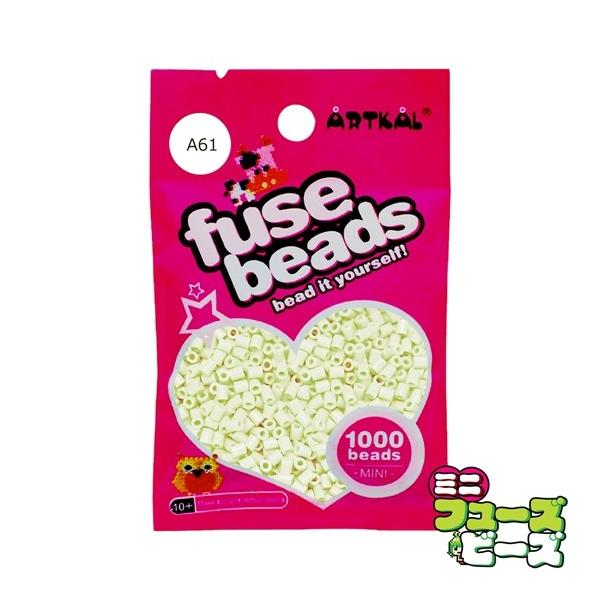 ■ 商品説明 ■ 種類：フューズビーズ ミニ（2.6mm）サイズ：直径 2.6mmカラー：ハネデュー数量：約 1,000粒RGB数値：R:241 G:235 B:156アイロンがけによる形状の保持に優れながらも、柔軟性のあるソフトタイプのア...