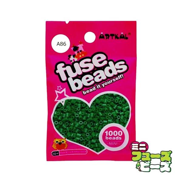 ■ 商品説明 ■ 種類：フューズビーズ ミニ（2.6mm）サイズ：直径 2.6mmカラー：ピーマングリーン 数量：約 1,000粒RGB数値：R:0 G:133 B:34アイロンがけによる形状の保持に優れながらも、柔軟性のあるソフトタイプの...