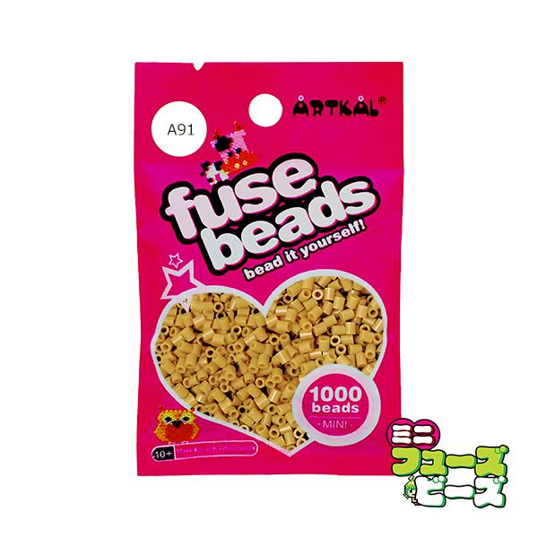 ■ 商品説明 ■ 種類：フューズビーズ ミニ（2.6mm）サイズ：直径 2.6mmカラー：クレセントイエロー数量：約 1,000粒RGB数値：R:222 G:185 B:71アイロンがけによる形状の保持に優れながらも、柔軟性のあるソフトタイ...