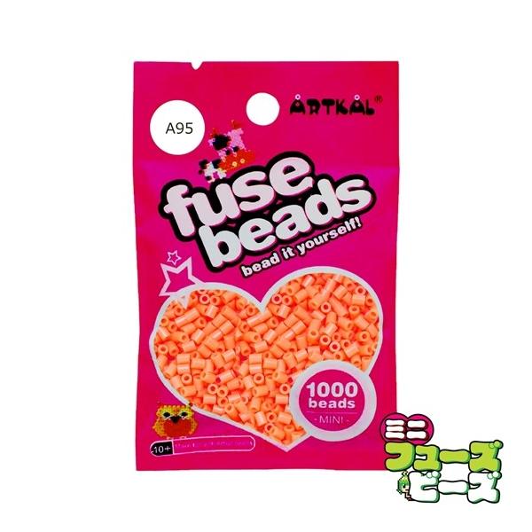 ■ 商品説明 ■ 種類：フューズビーズ ミニ（2.6mm）サイズ：直径 2.6mmカラー：アプリコットオレンジ数量：約 1,000粒RGB数値：R:240 G:134 B:97アイロンがけによる形状の保持に優れながらも、柔軟性のあるソフトタ...