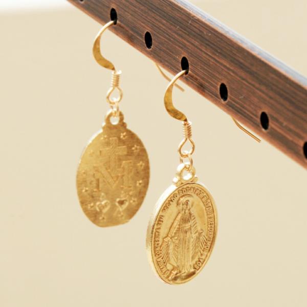 ■商品詳細■【フレンチフック】 縦幅：約1.4cm 横幅：約1.8cm 厚み：約0.3mm【コイン】 縦幅：約2cm 横幅：約1.3cm 厚み：約1mm【 地金材質】14金ゴールドフィルド(14kgf) / Rodium Gold Plat...