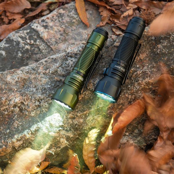 Javelotは、強力でポータブルな長距離EDC懐中電灯です。134,000カンデラで、スポットライトを最大730メートルまで照射でき、このサイズでの最も遠くのターゲットを識別できます。快適で安全なグリップを保証するためにローレット加工を施...