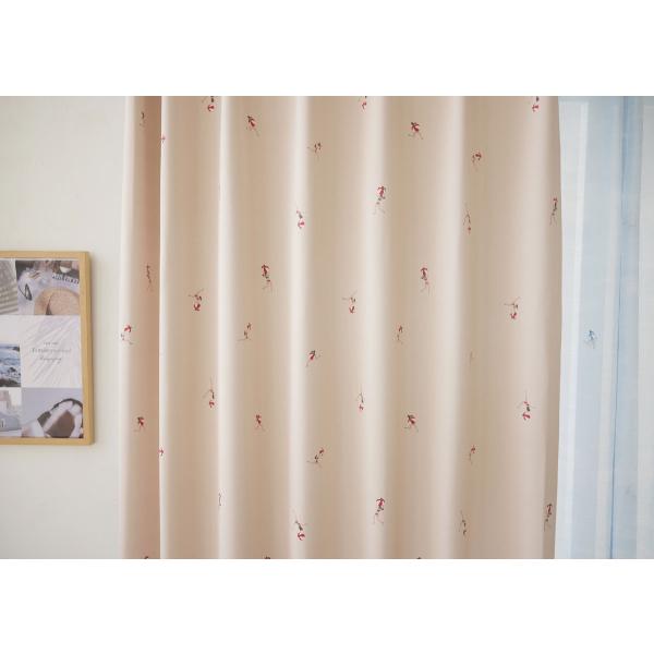 ビーチガールが楽しんでいる姿をリズミカルなドットパターンで構成し、光沢あるサテン生地にプリントすることで、グラフィカルに仕上げました。誰かに自慢したくなるような、会話のきっかけとなってくれるような、ユーモラスで個性的なカーテン。遮光カーテン...