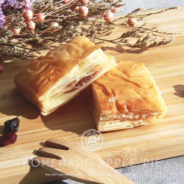 ◆品名手作りアップルパイ◆商品紹介国産のりんごを使用した職人こだわりのアップルパイ果肉入りジャムは、青森県産ペースト状ジャムは、長野県産のりんごを使用。生地作りは手間がかかる為、冷凍の生地が使用されることが多いですがこちらのアップルパイは手...