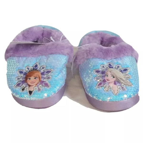 映画『アナと雪の女王2』の、アナ＆エルサのフェイクファースパンコールスリッパです。サイズ：USM 7/8 (日本サイズ14〜15cm)こちらの商品はお取り寄せ元でも在庫が残り僅かとなっております。タイミングによってはご注文頂いた場合でも在庫...