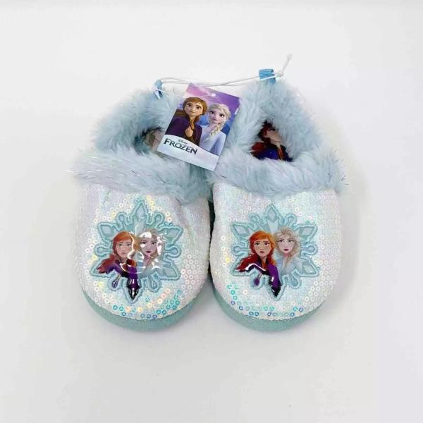 映画『アナと雪の女王2』の、アナ＆エルサのフェイクファースパンコールスリッパです。サイズ：US9 (日本サイズ15〜16cm)こちらの商品はお取り寄せ元でも在庫が残り僅かとなっております。タイミングによってはご注文頂いた場合でも在庫がなく、...