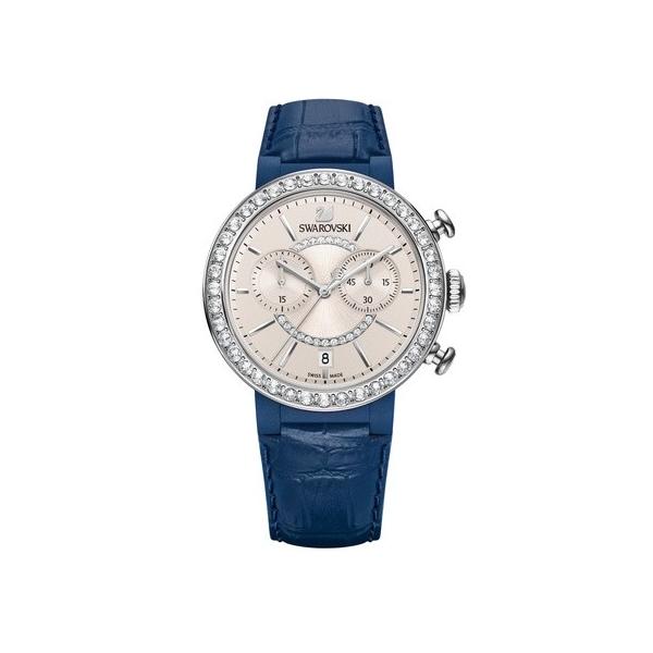 スワロフスキー 『Citra Sphere Chrono ウォッチ, Blue Gray』です。クリスタルで華やかさを添えた、スポーティーで現代的なウォッチ。革新的なグラスファイバー製ケースとブルーのレザー型押しストラップを使用し、軽くつけ...