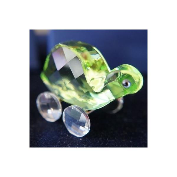 スワロフスキー 2005年 廃盤品 『Theo the Tortoise』です。グループ「Little Companions」の1つ。クリアクリスタルの車輪を持つ、愛らしく親しみやすいカメのキャラクター、セロ。ベビートイのようなレトロ感が魅...