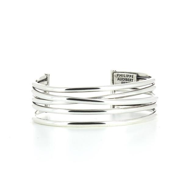Philippe Audibert『NEW AFRICA 5 ブレスレット　シルバー』です。5本のシルバーのラインが手元を美しく演出するブレスレット。パーティーシーンにも、普段使いにもできるアイテムです。サイズ：2.3cm★新作から日本未販...