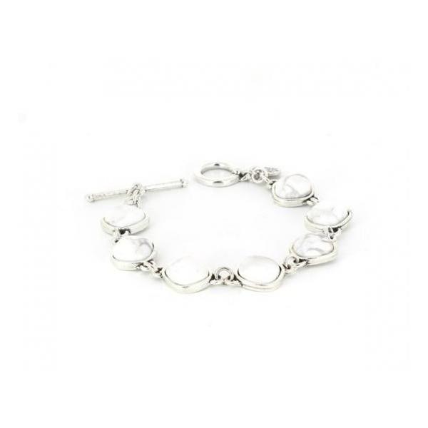 Philippe Audibert『HOPIS ブレスレット』です。大粒のホワイトの天然石が印象的なブレスレット。爽やかなデザインで、カジュアルな装いにも華やかさを与えてくれます。 サイズ：約1.2cm★新作から日本未販売品までお客様に可能...