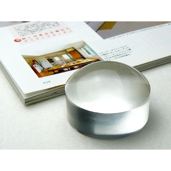 置き型ルーペ 日本製 高倍率 5倍 60mm 鮮明白ガラスレンズ おしゃれ 置くだけで拡大鏡 ドーム型デスクルーペ 虫眼鏡 虫めがね 弱視 天眼鏡 読書 新聞 辞書 老眼鏡いらずの虫メガネ 母の日 父の日 敬老の日 贈り物 プレゼント(EP...