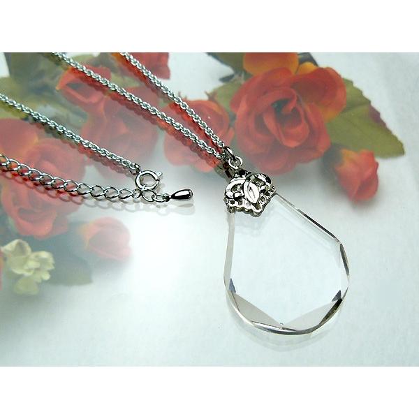 ペンダントルーペ 日本製 高倍率 約3倍 おしゃれ 鮮明白ガラスカット加工コートレンズ ネックレス 拡大鏡 虫眼鏡 ケース付 化粧箱 老眼鏡いらずの虫メガネ 母の日 父の日 敬老の日 贈り物 プレゼント ギフト(EPPW28シルバーカラー)...