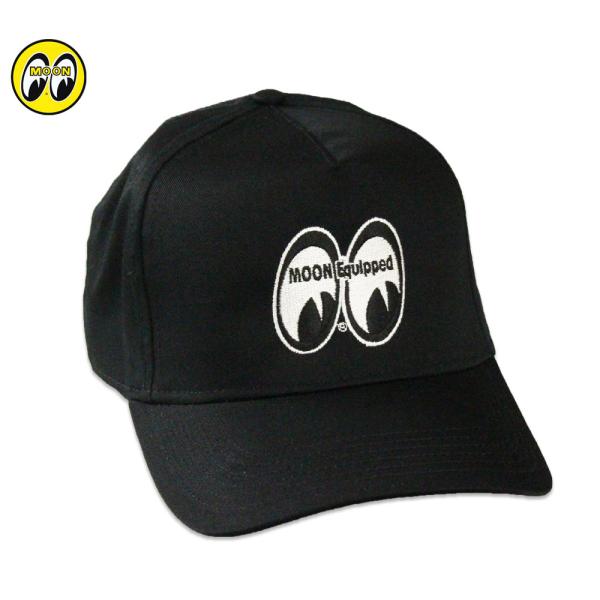 ムーンアイズのキャップになります。カスタムパーツやアクセサリーに加えアパレルも豊富な、MOONEYES。ヘッドウェアもまた見逃せないカテゴリーです！こちらはアイシェイプの刺繍が入ったツイルキャップ♪トラディショナルアイコンをシンプルにアピー...