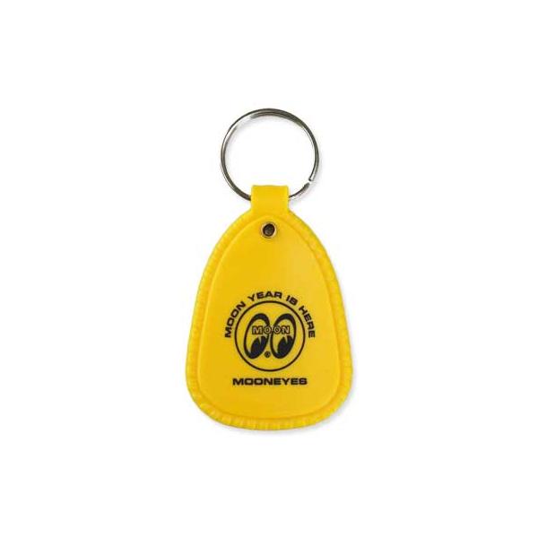 ムーンアイズのキーホルダーになります。車やバイクのアメリカンカスタム、ホットロッドマイスター、MOONEYES。シューホーン（靴べら）に似た形のタグキーホルダーです。アメリカで流通しているノベルティーキーホルダーがベースになっています。表面...