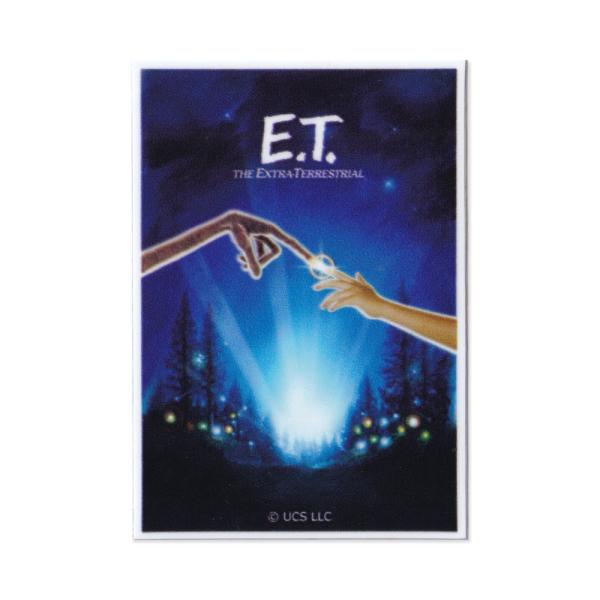 E.T.のステッカーになります。８０年代の製作されたアメリカのSF映画の金字塔、E.T.。当時は世界歴代興行収入1位に輝くなど知らない人はいないほどの名作ですね！こちらは最も有名なシーンのポスターデザイン♪屋外でも使用できる耐光性のあるビニ...
